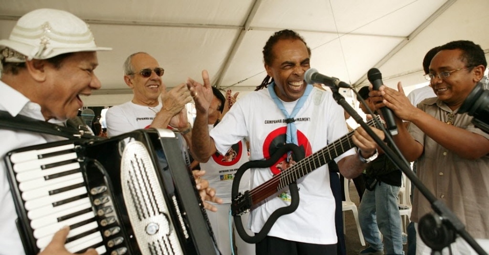 Fotos: Veja a trajetória de Dominguinhos - 18/03/2013 - BOL BOL
